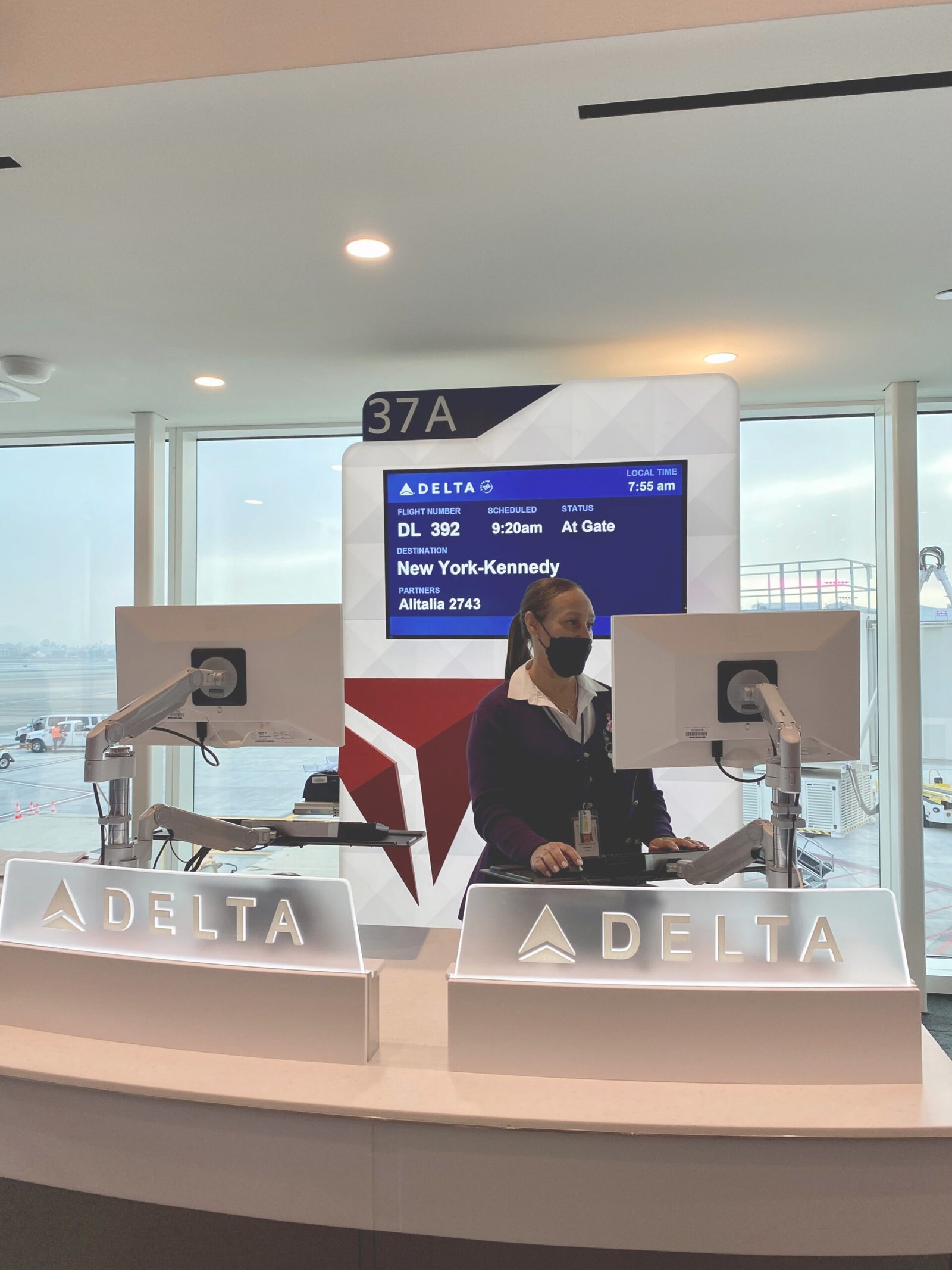 Los Angeles International Airport unveils ‘reimagined’ new Terminal 3 ...